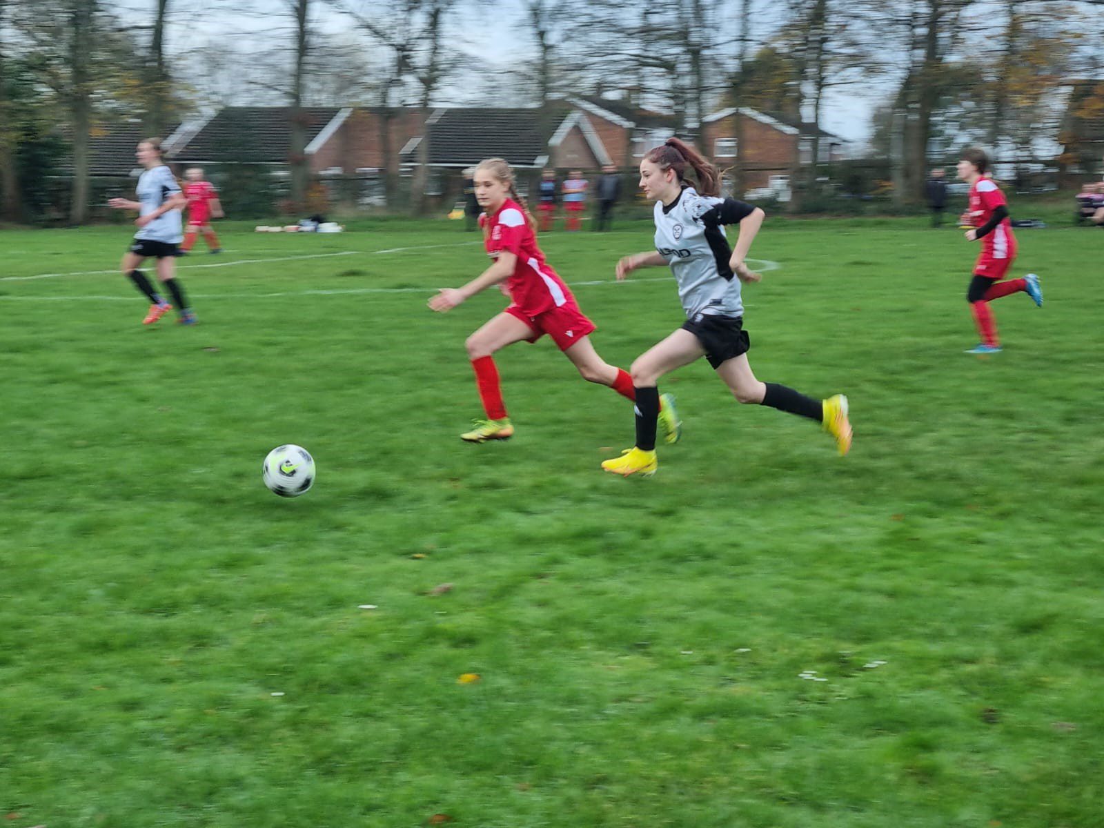 DALROD NOTTINGHAM SUPPORT HEDNESFORD GIRLS TEAM